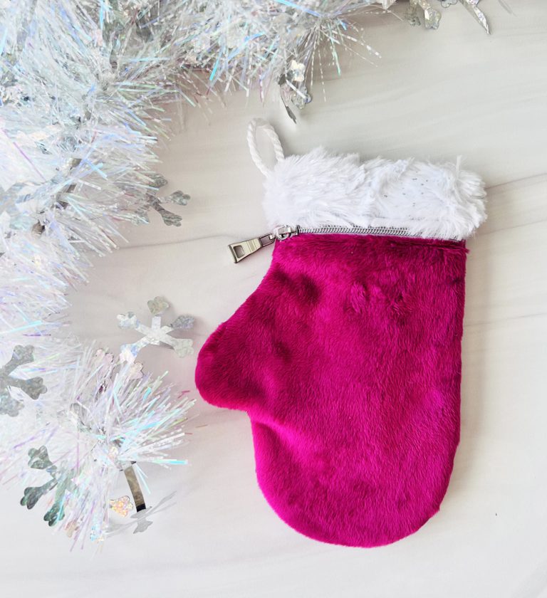 Mitten Zipper Bag | Embroidery Garden